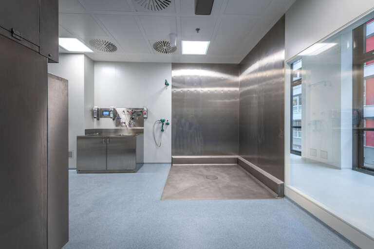 Clean room design for blood plasma fractionation